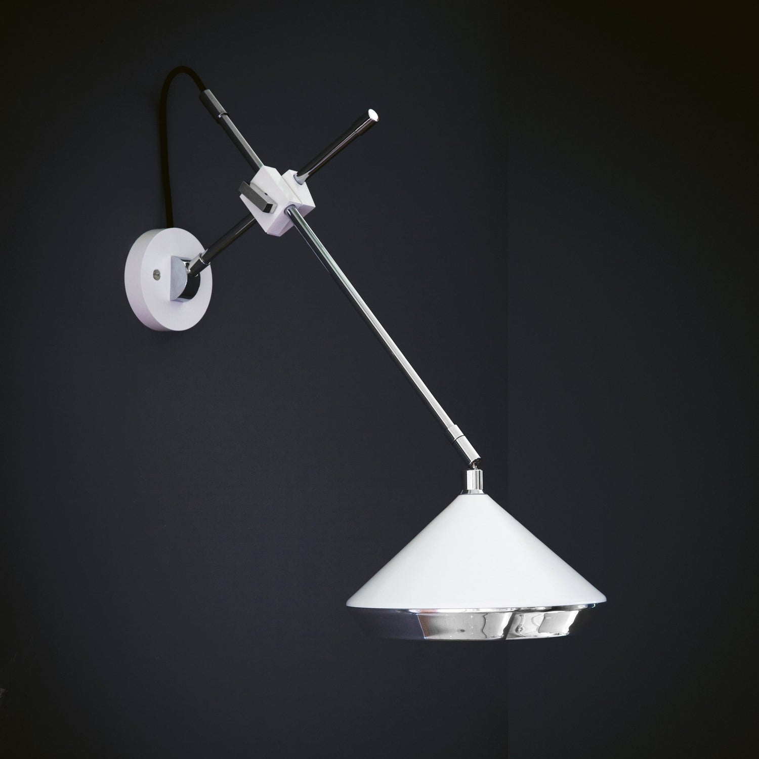 Bert Frank Shear Wall Light | Inspyer Lighting