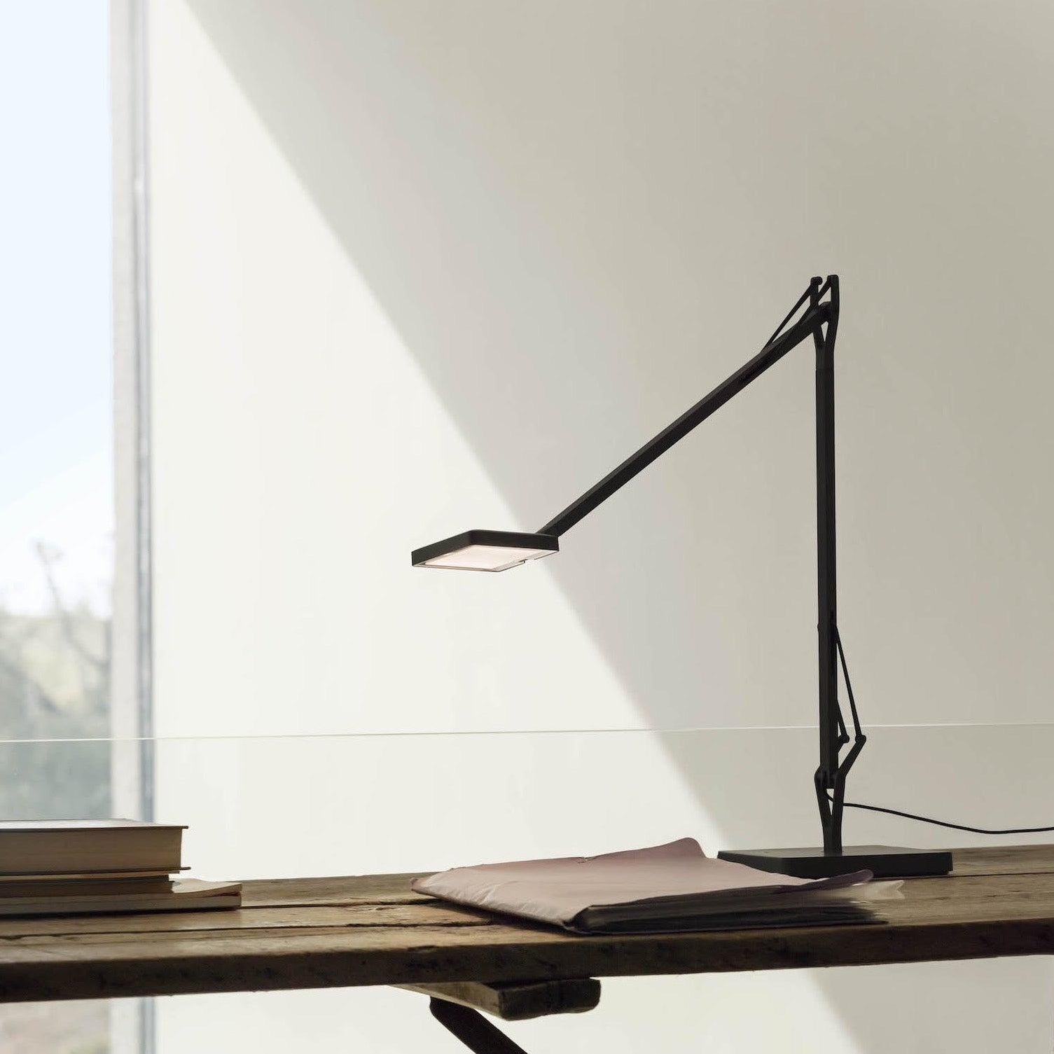 Flos Kelvin Edge Desk Lamp | Inspyer Lighting