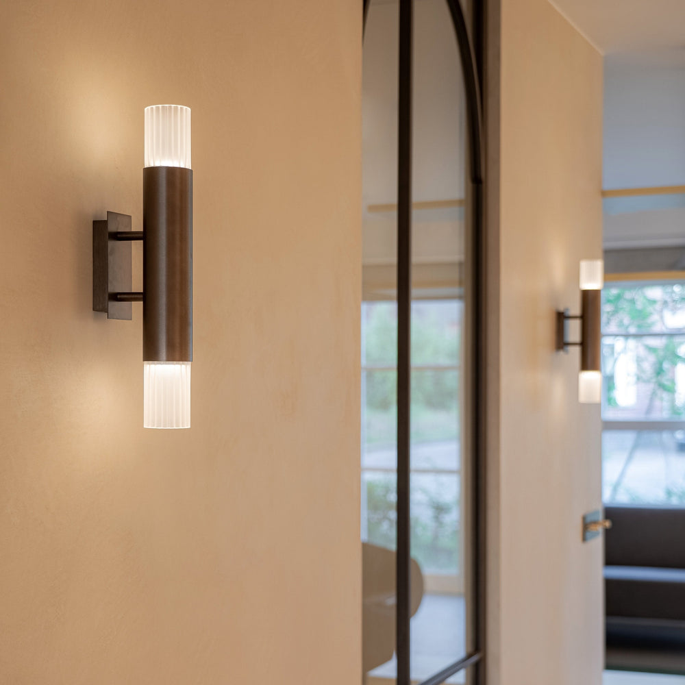 Ilfari Embrace Wall Light | Inspyer Lighting