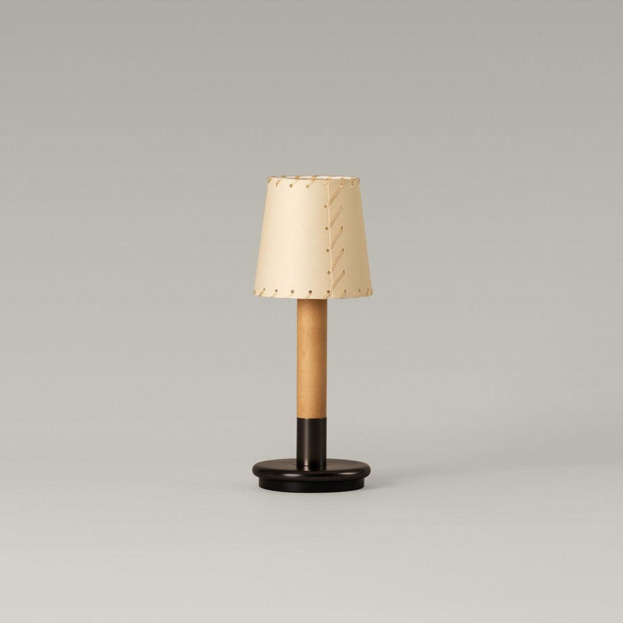 Santa & Cole Básica Mínima Batería Portable Table Lamp