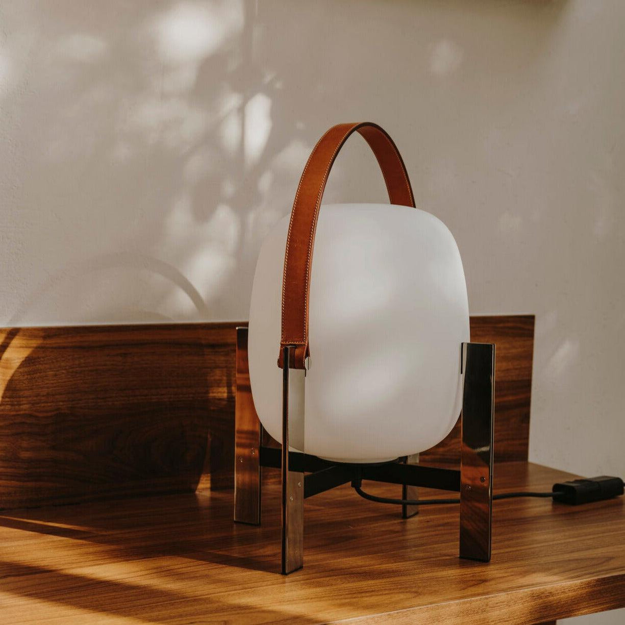 Santa & Cole Cesta Metálica Table Lamp