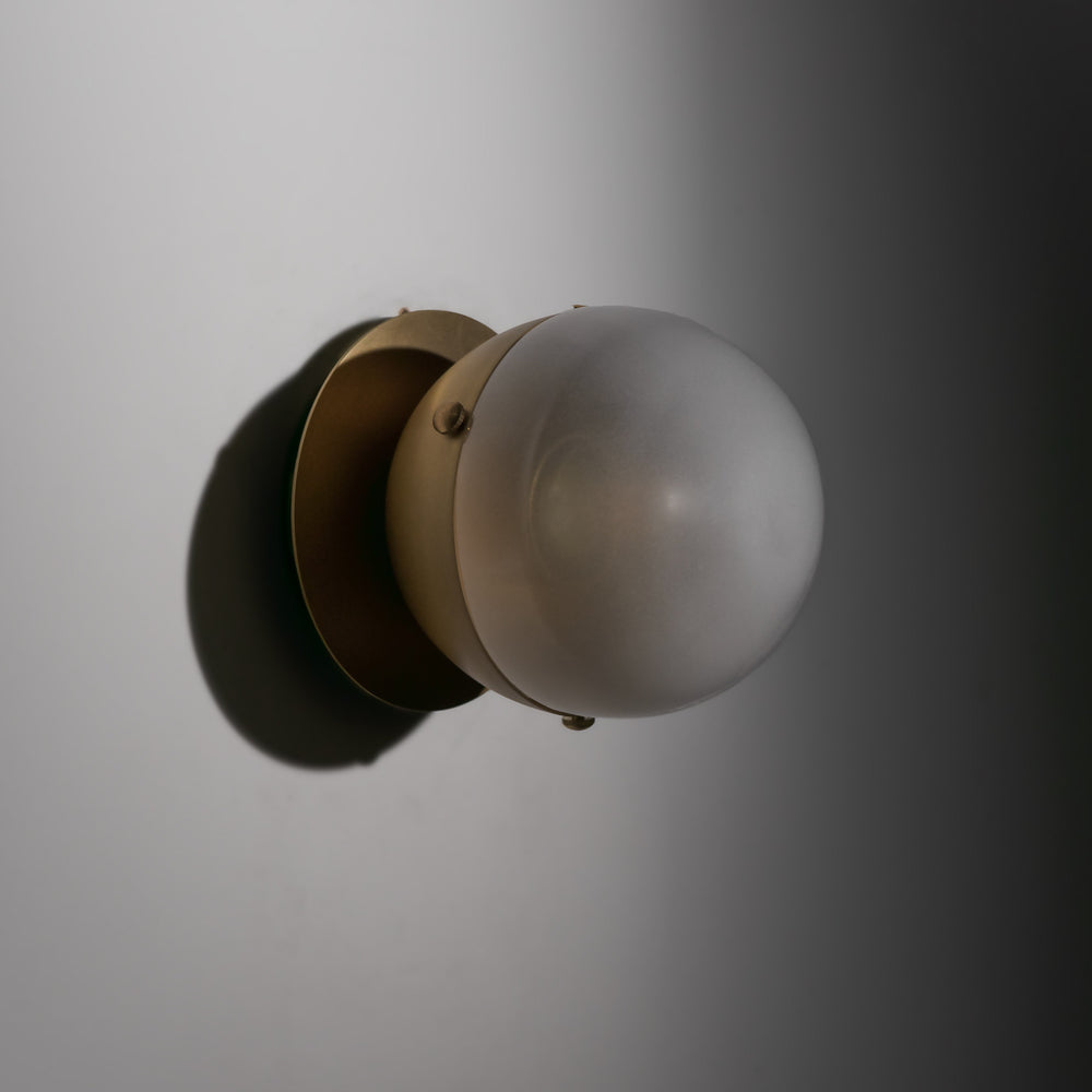 Schwung Molecule 1 Wall Light