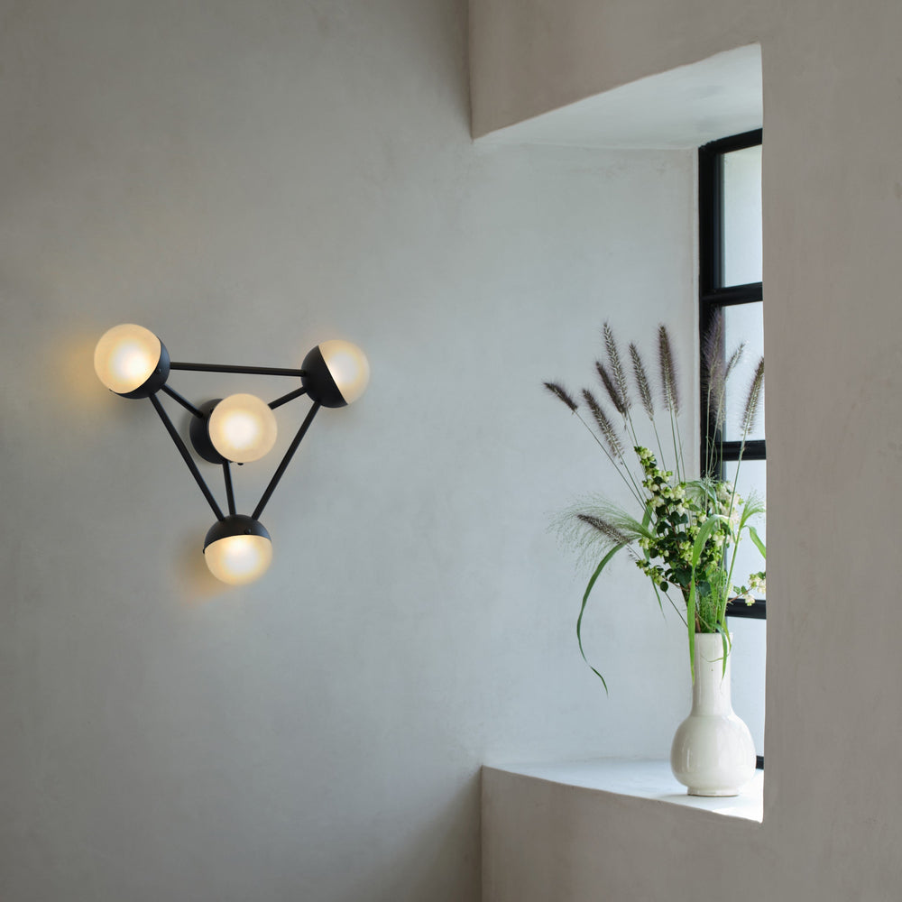 Schwung Molecule 4 Ceiling / Wall Light
