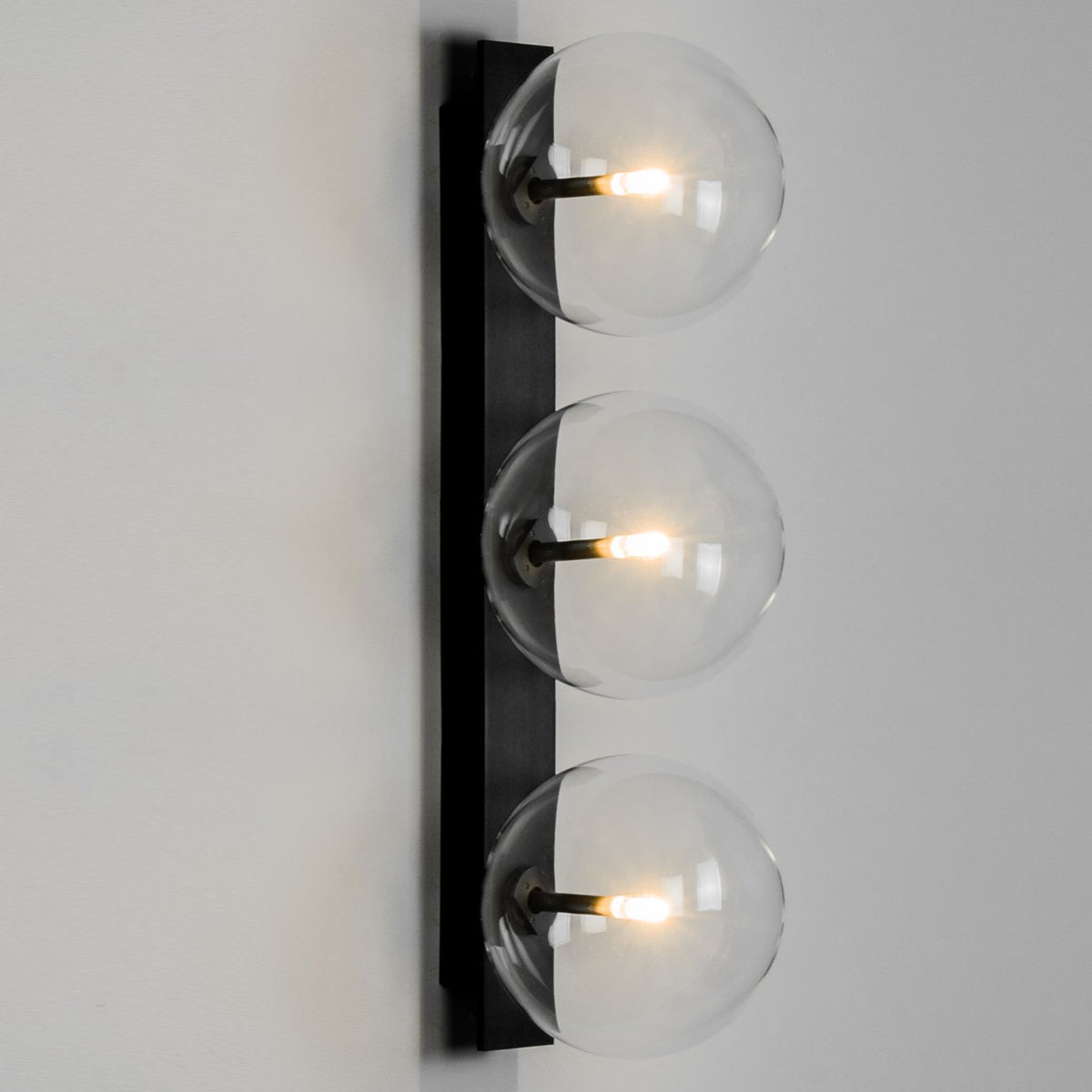 Schwung Oslo Triple Wall Light