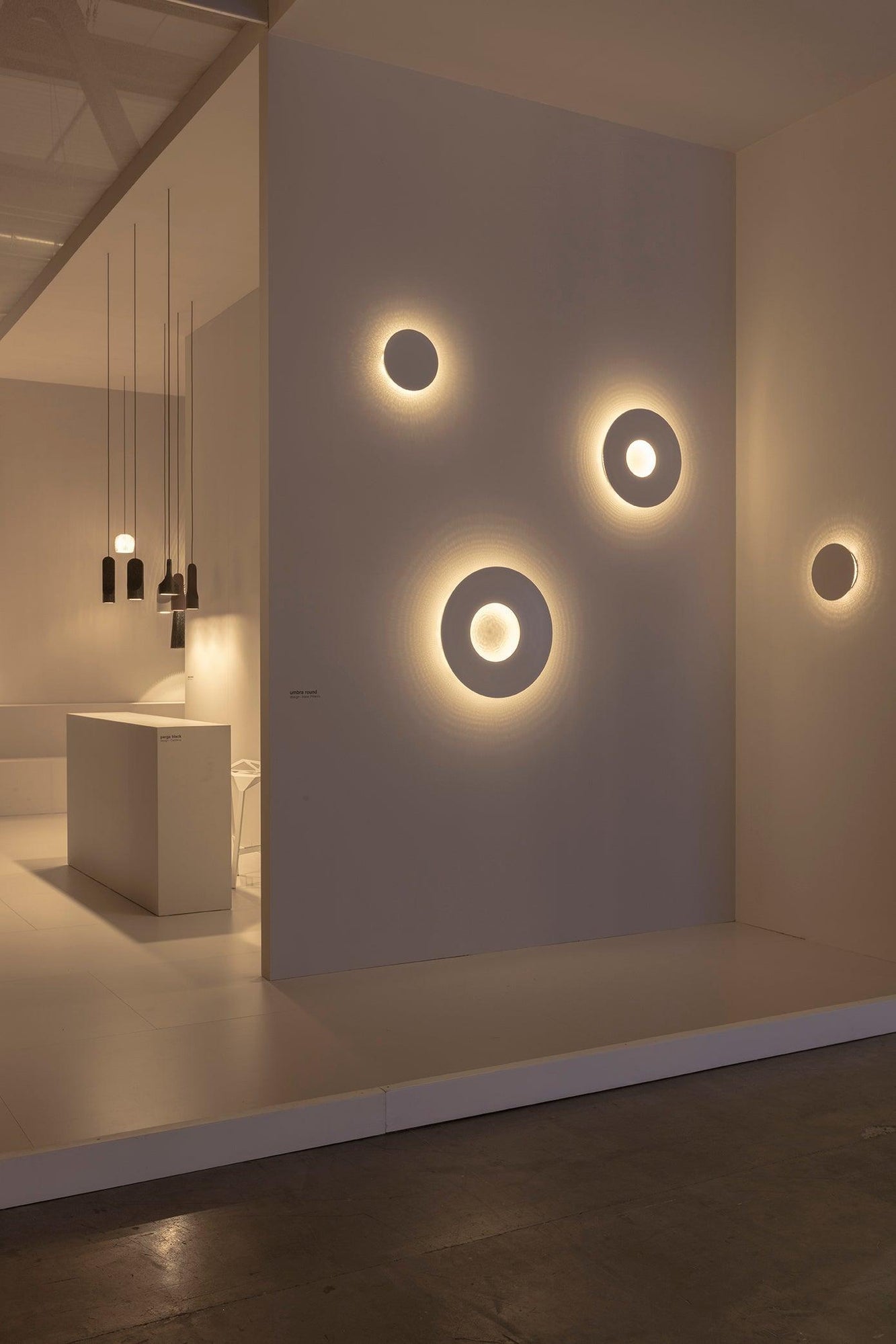 a-emotional light Umbra Round Wall Light | Inspyer Lighting