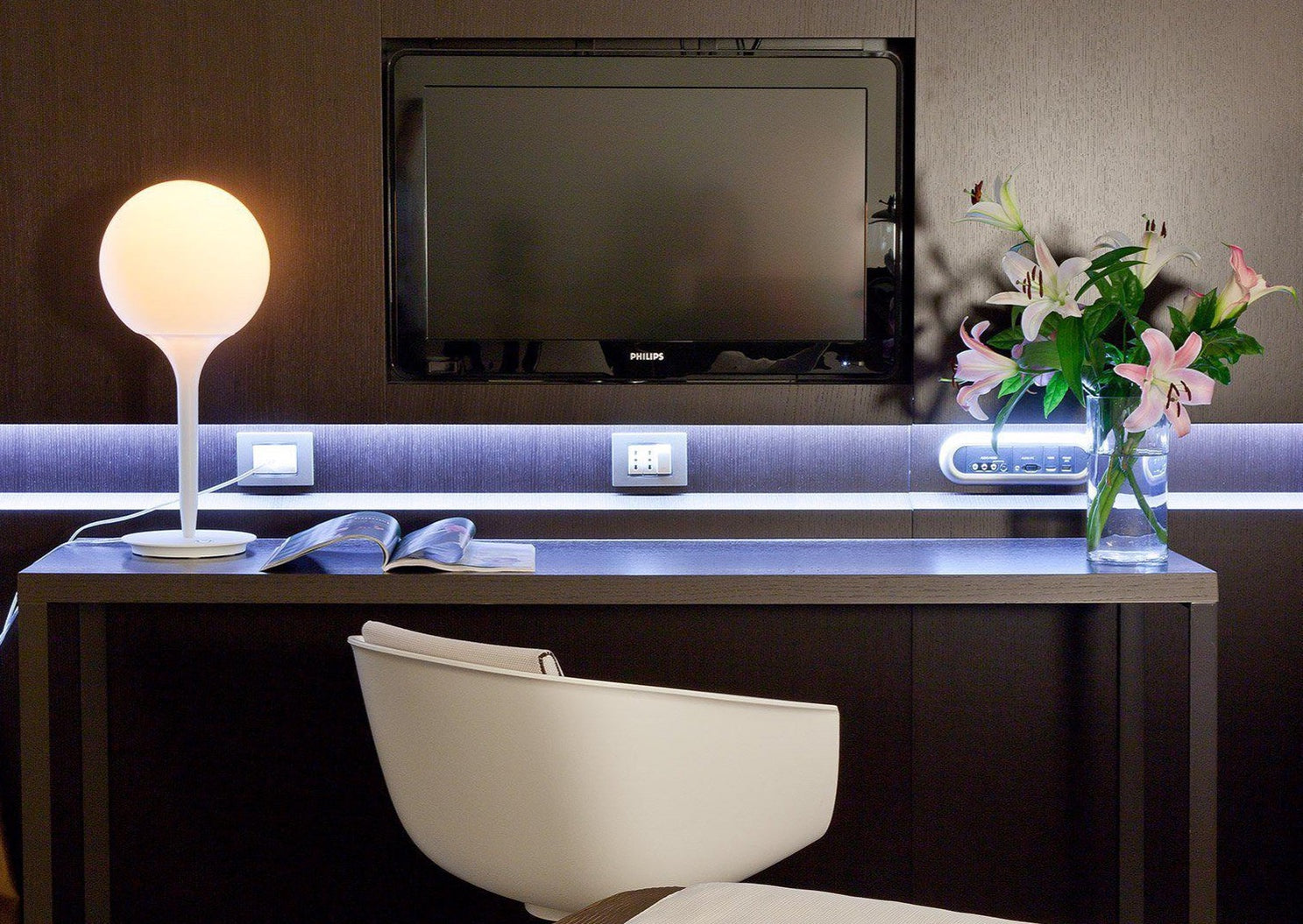 Artemide Castore Table Lamp