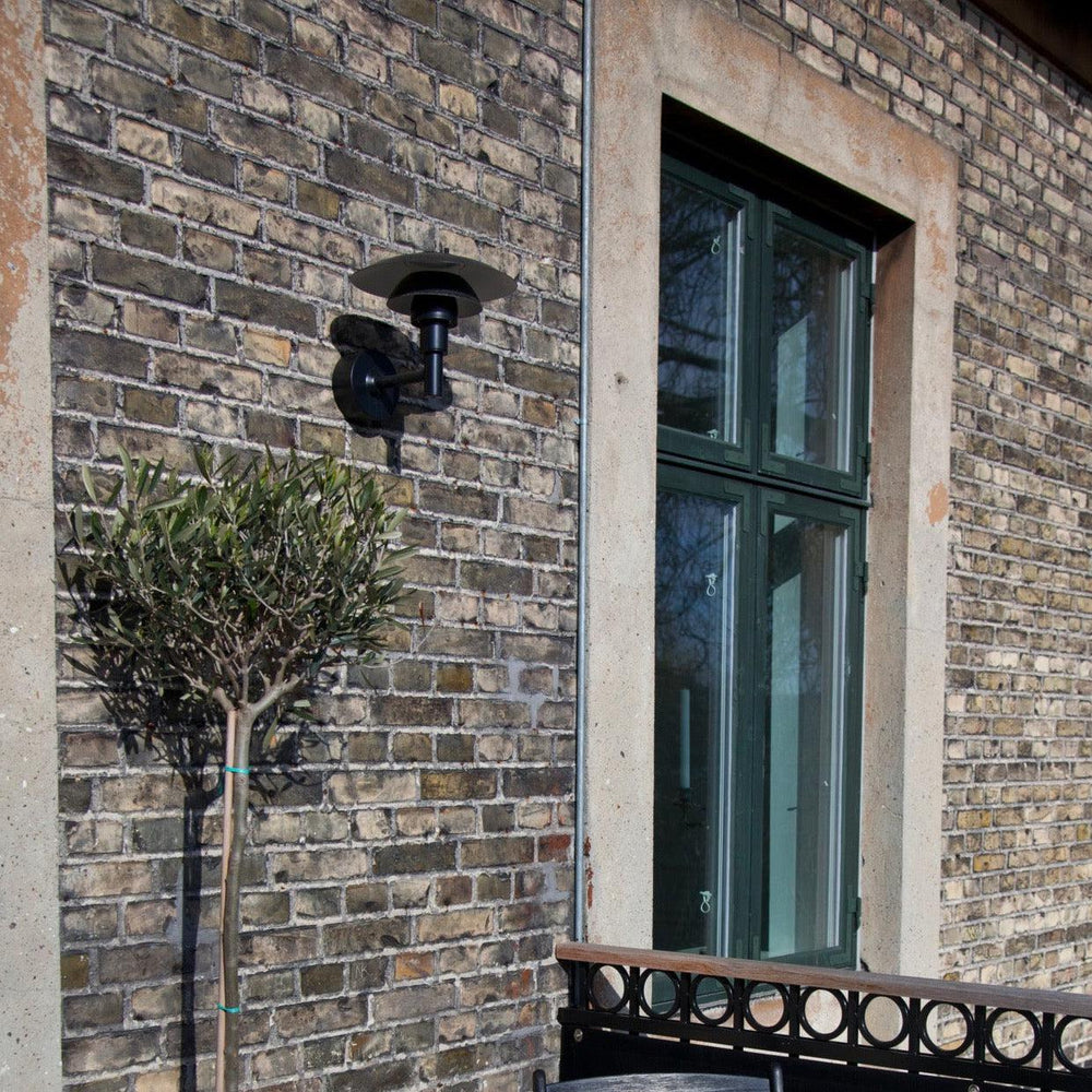 Louis Poulsen PH 3/2½ Outdoor Wall Light | Inspyer Lighting