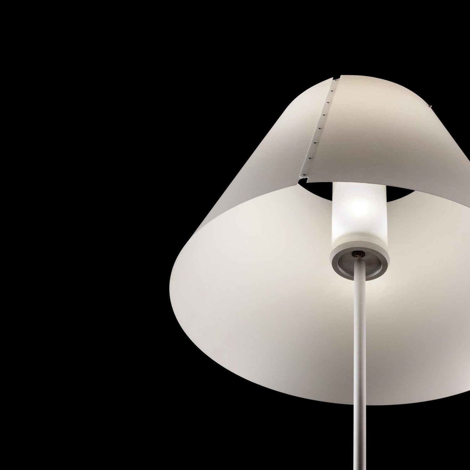 Luceplan Grande Costanza Open Air Floor Lamp | Inspyer Lighting