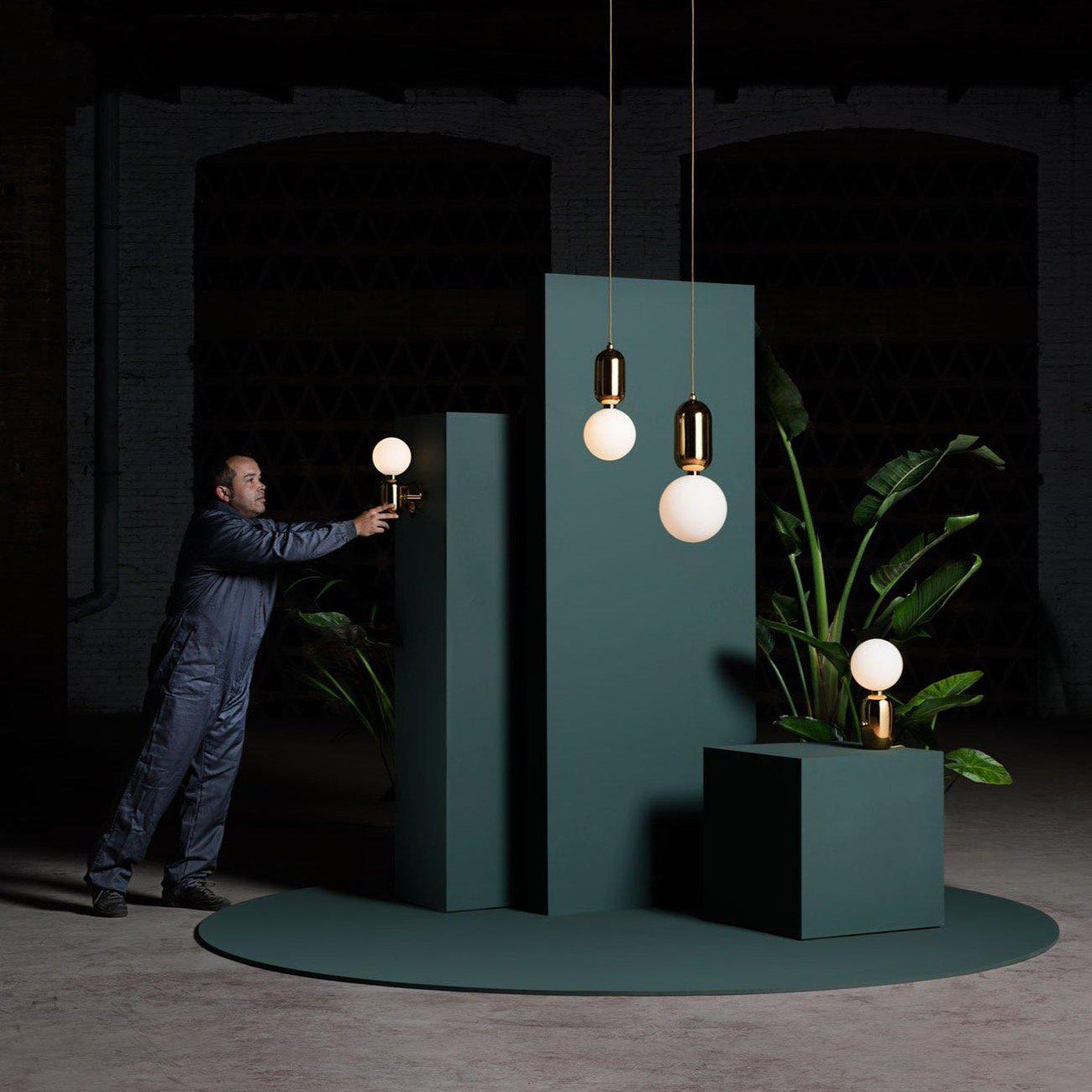 Parachilna Aballs Wall Light | Inspyer Lighting